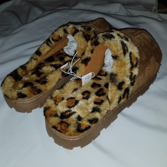 Shoes | Womens Leopard Print Slippers | Poshmark